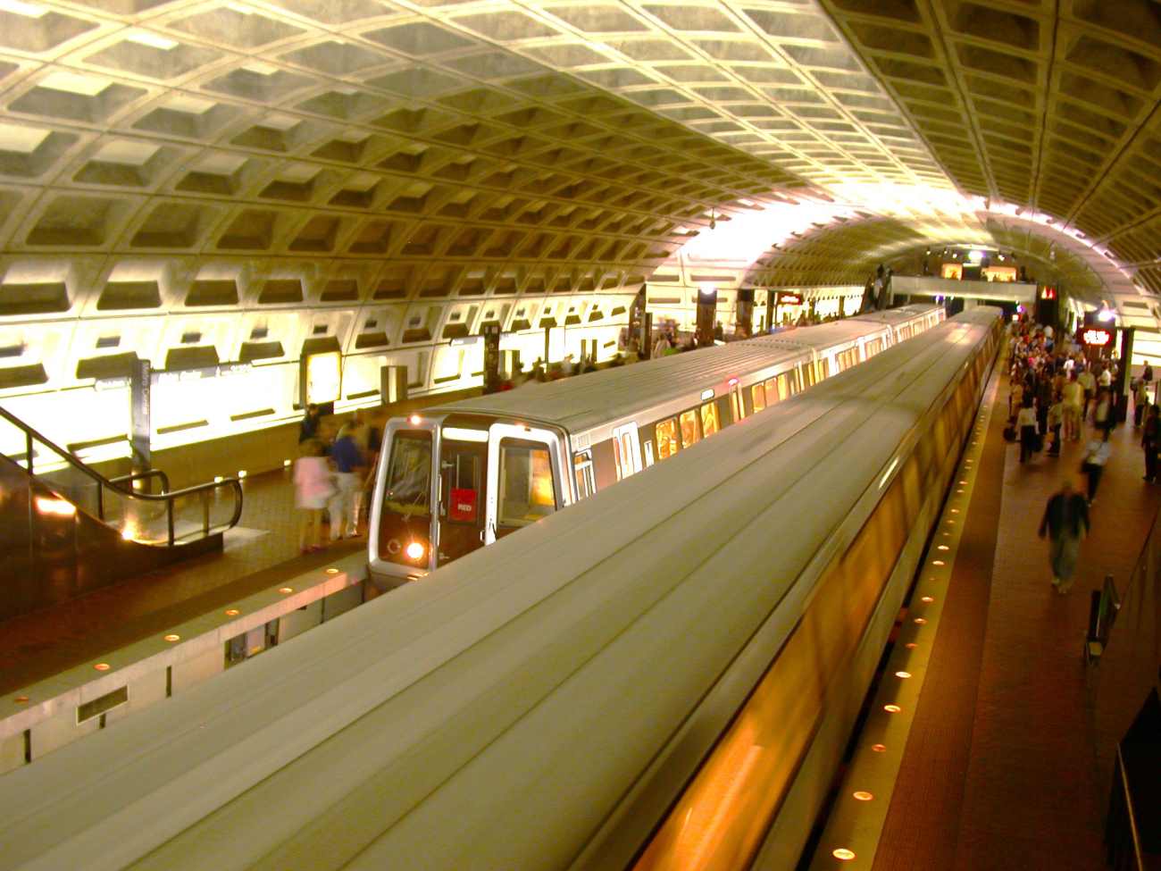 Cómo ir del aeropuerto Ronald Reagan a Washington DC - El Viajista